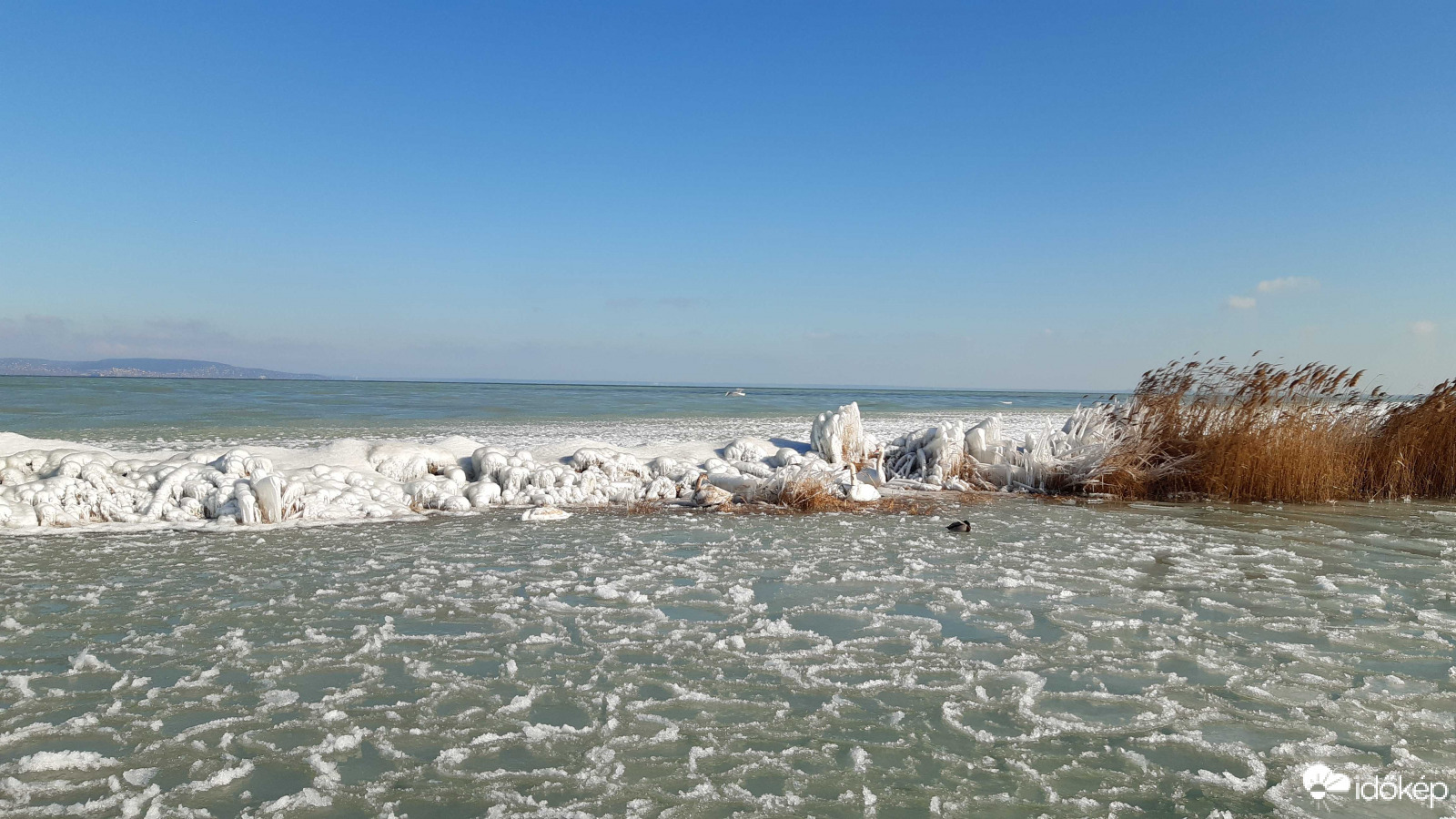 Képeken a hétvége balatoni jégformái - balaton.hu